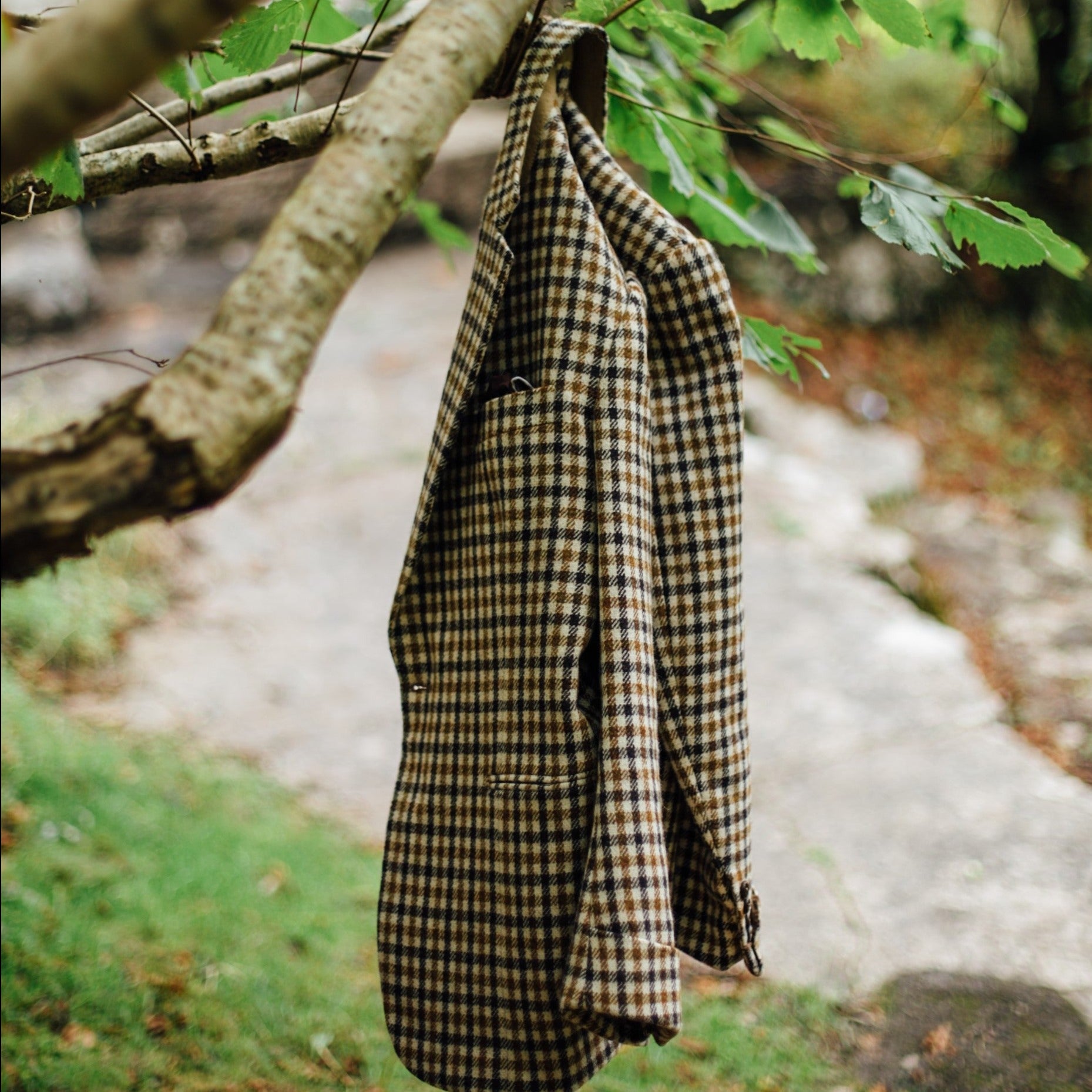 TD50 : Large Tonal Brown Gunclub Check Tweed – Fox Brothers & Co Ltd