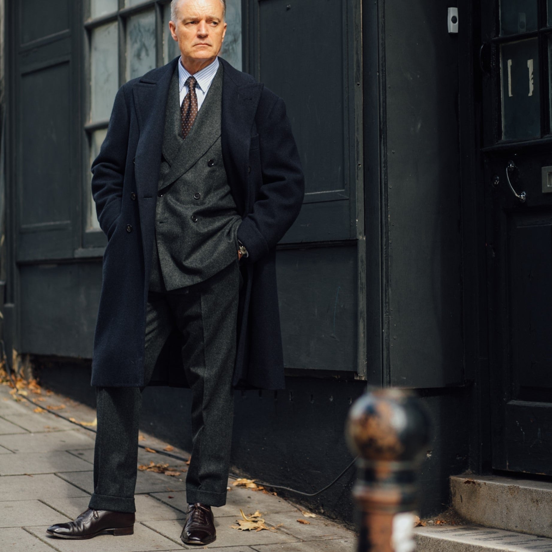 CL2-3 : Classic Flannel Plain Charcoal – Fox Brothers & Co Ltd