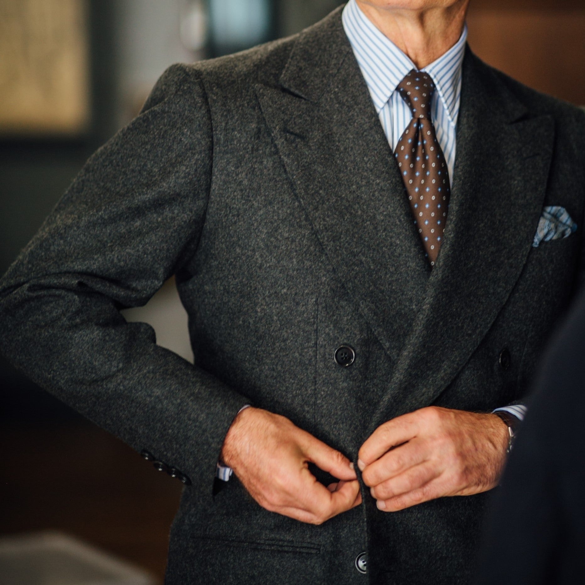 CL2-3 : Classic Flannel Plain Charcoal – Fox Brothers & Co Ltd