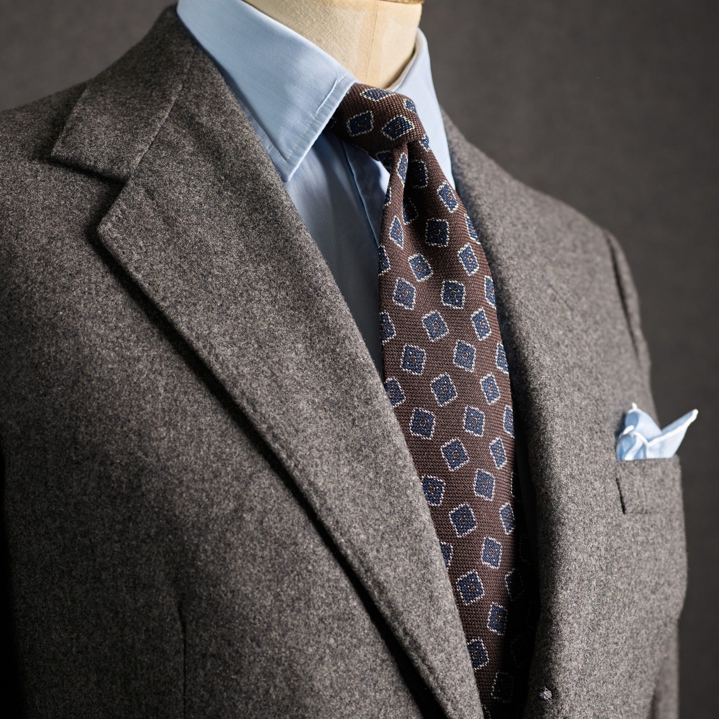 CL2-2 : Classic Flannel Plain Mid Grey – Fox Brothers & Co Ltd